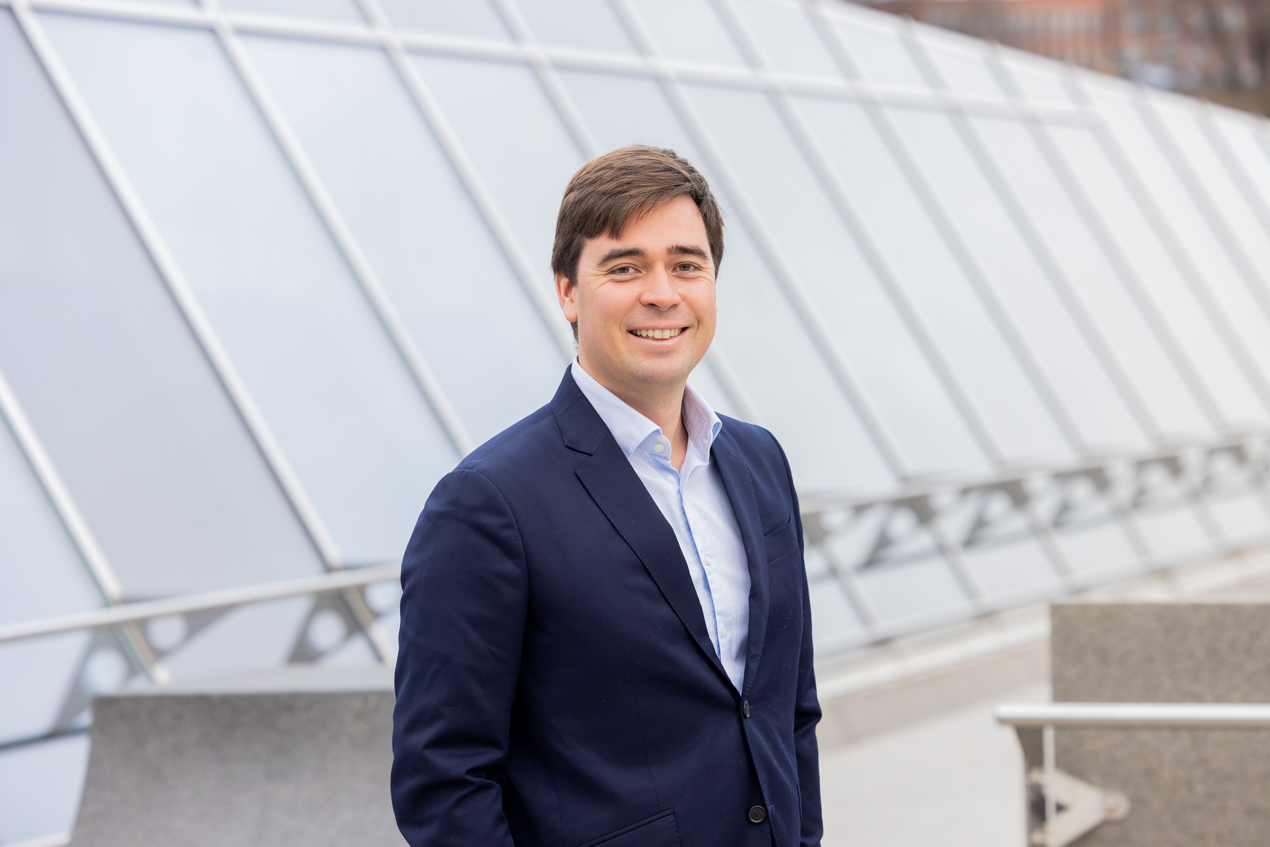 Alexander Daae tas opp som partner